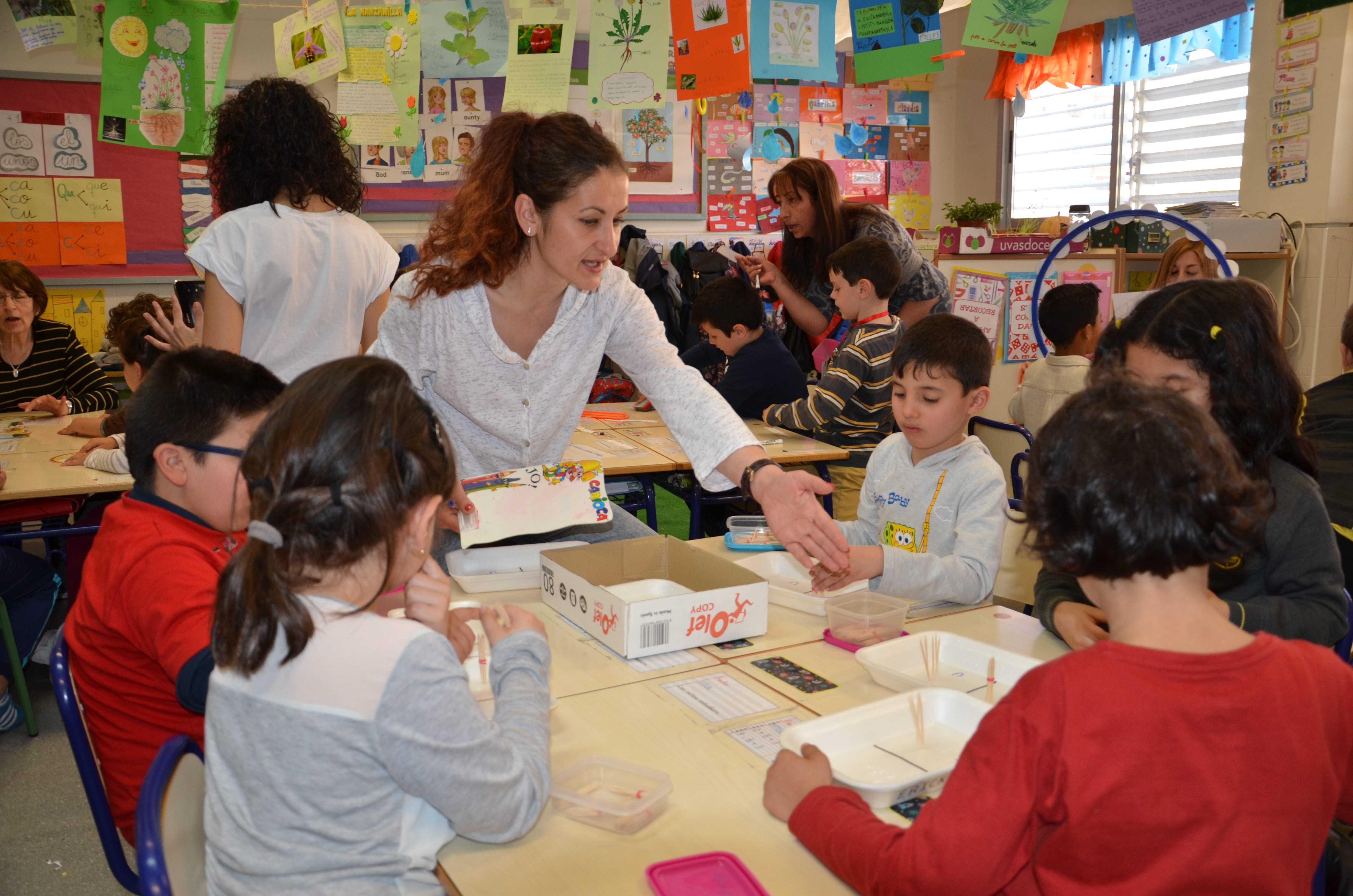 Grupos interactivos - Una Pizca de Educación | Familia · Maestros · Niños